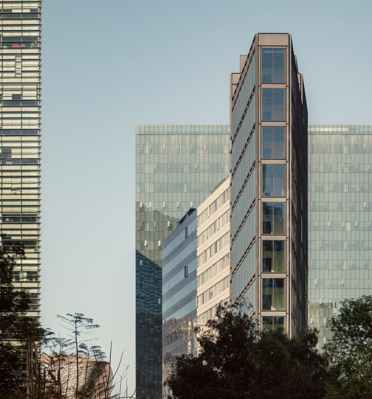 Ferrocarril de Cuernavaca 780: A Slender Steel-and-Glass Tower Shaped ...